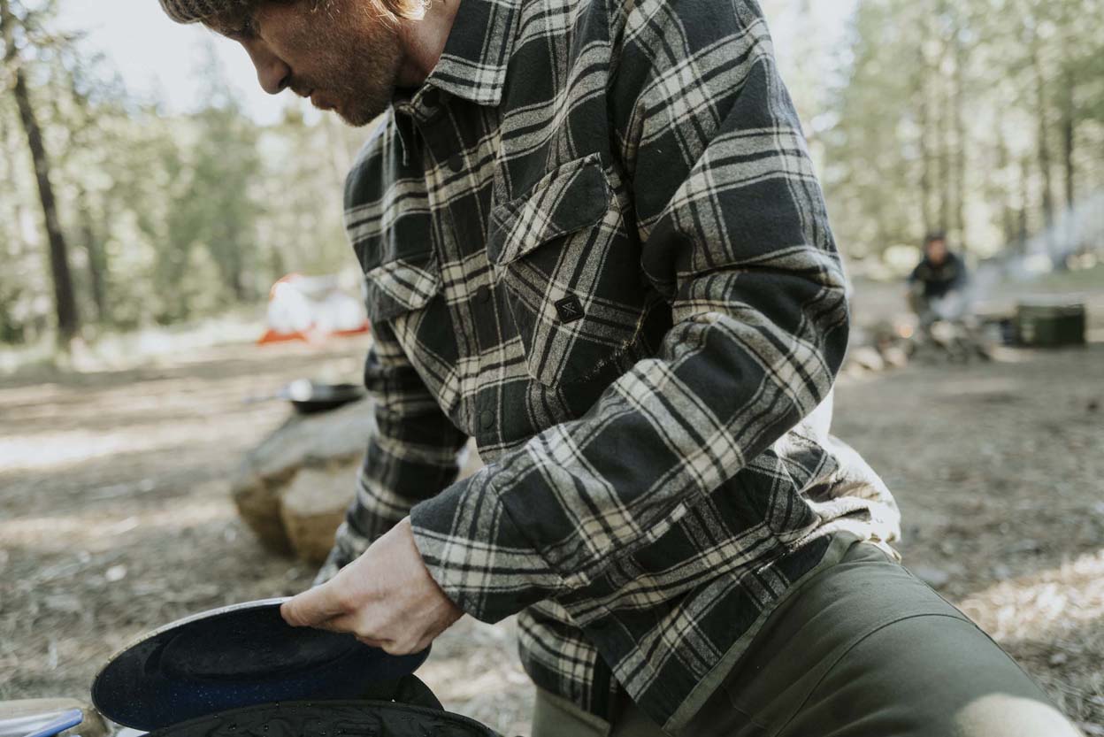 Backwoods Overshirt Jacket in Black – Roark